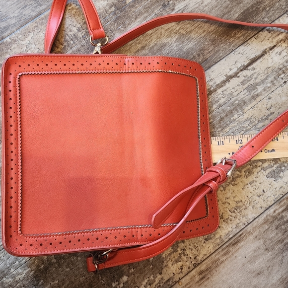 Street Level | Bags | Beautiful Orange Euc Purse | Poshmark